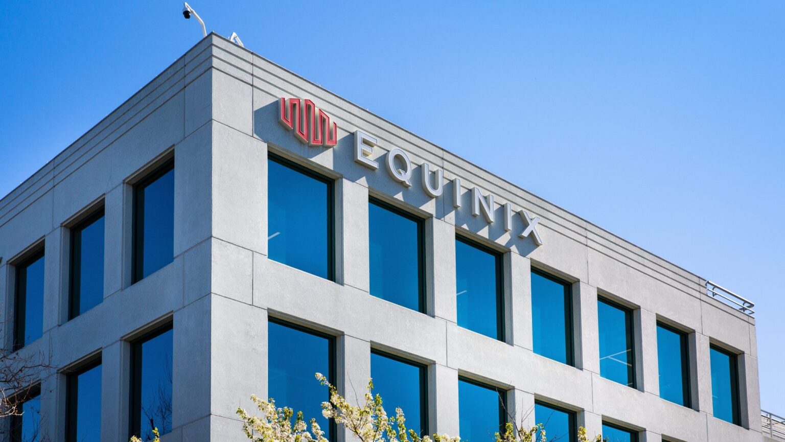 Equinix emite US$ 1,2 bi em títulos verdes - Money Report