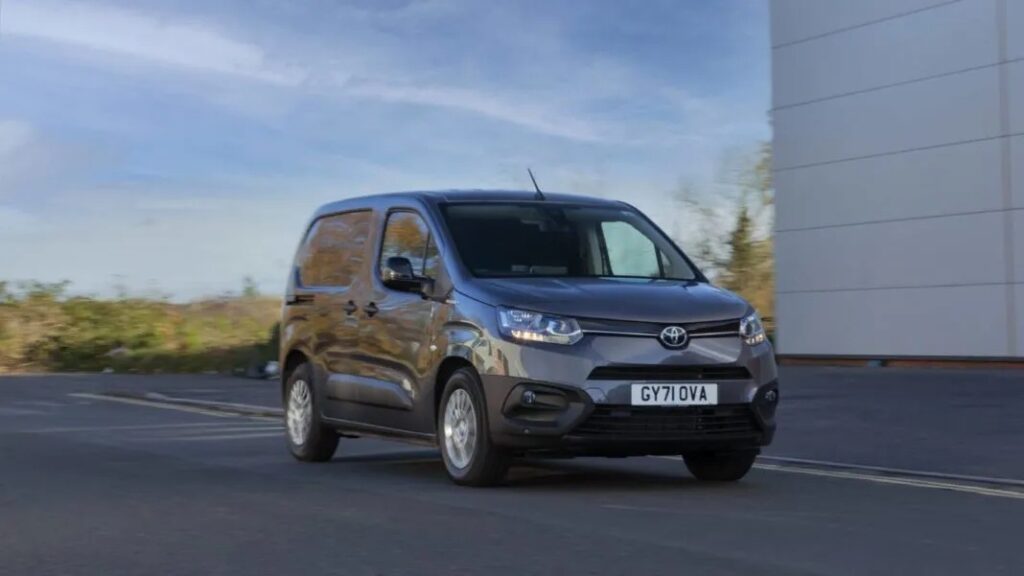 Stellantis e Toyota ampliam parceria para produção de vans comerciais ...