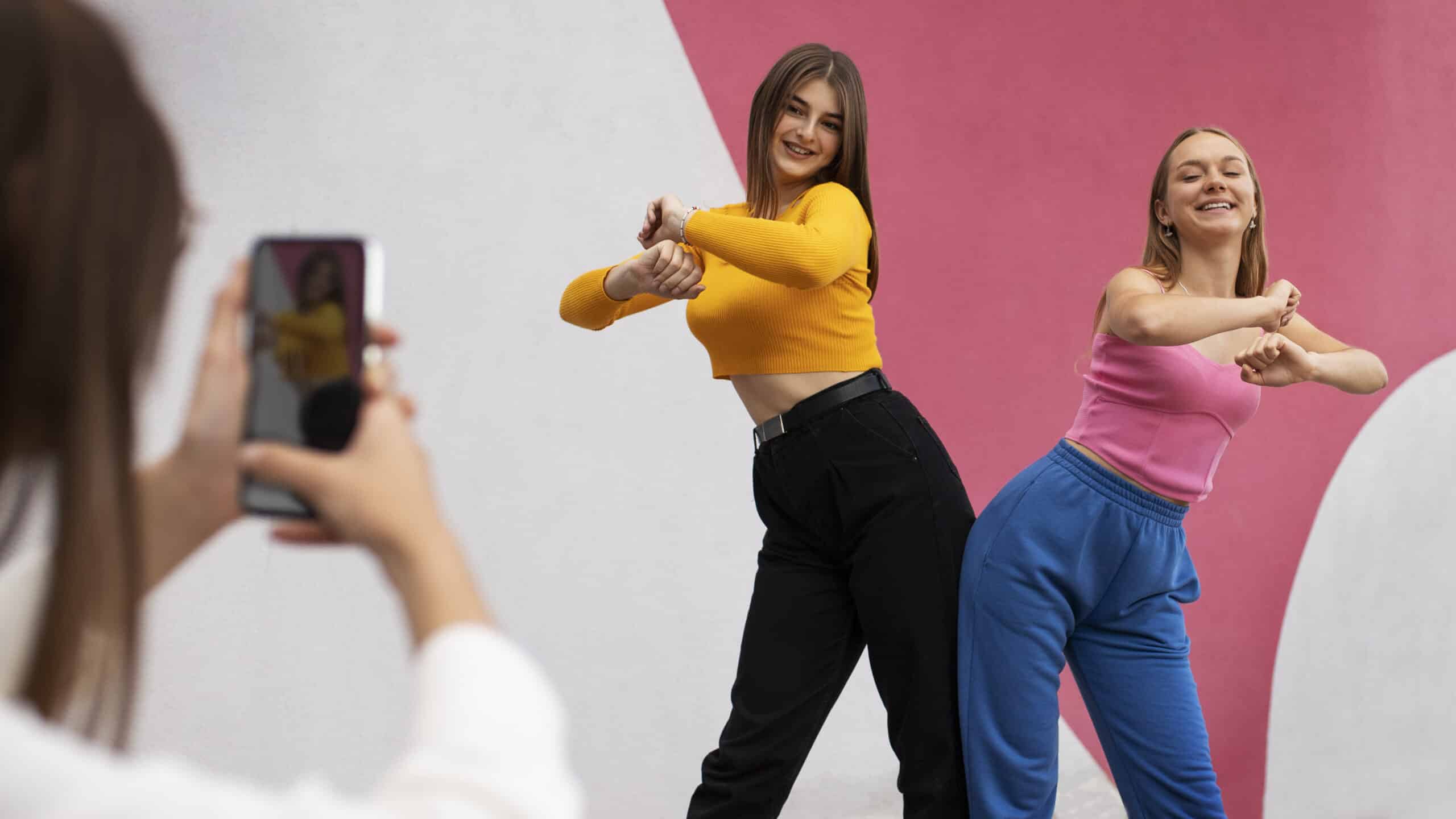 TikTok desbanca Facebook e se torna a rede social mais valiosa - Money ...