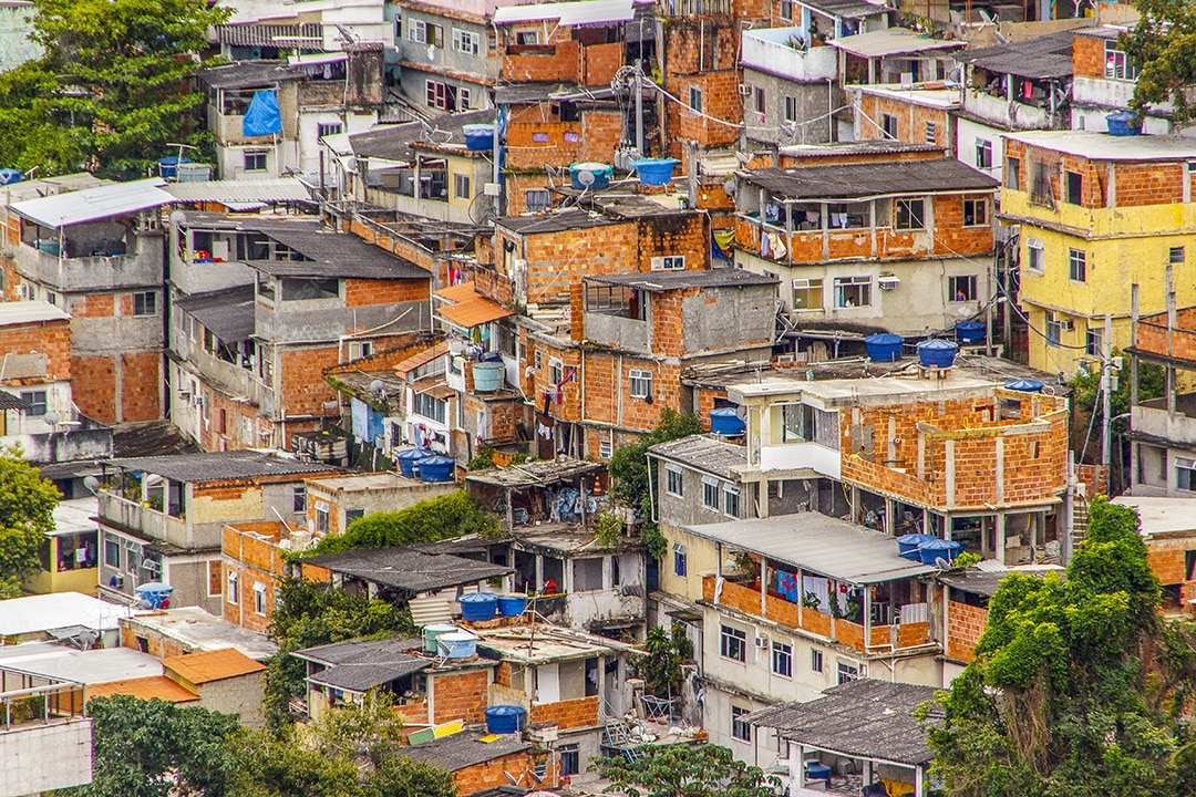 RJ terá primeira favela do Brasil com telhas fotovoltaicas - Money Report