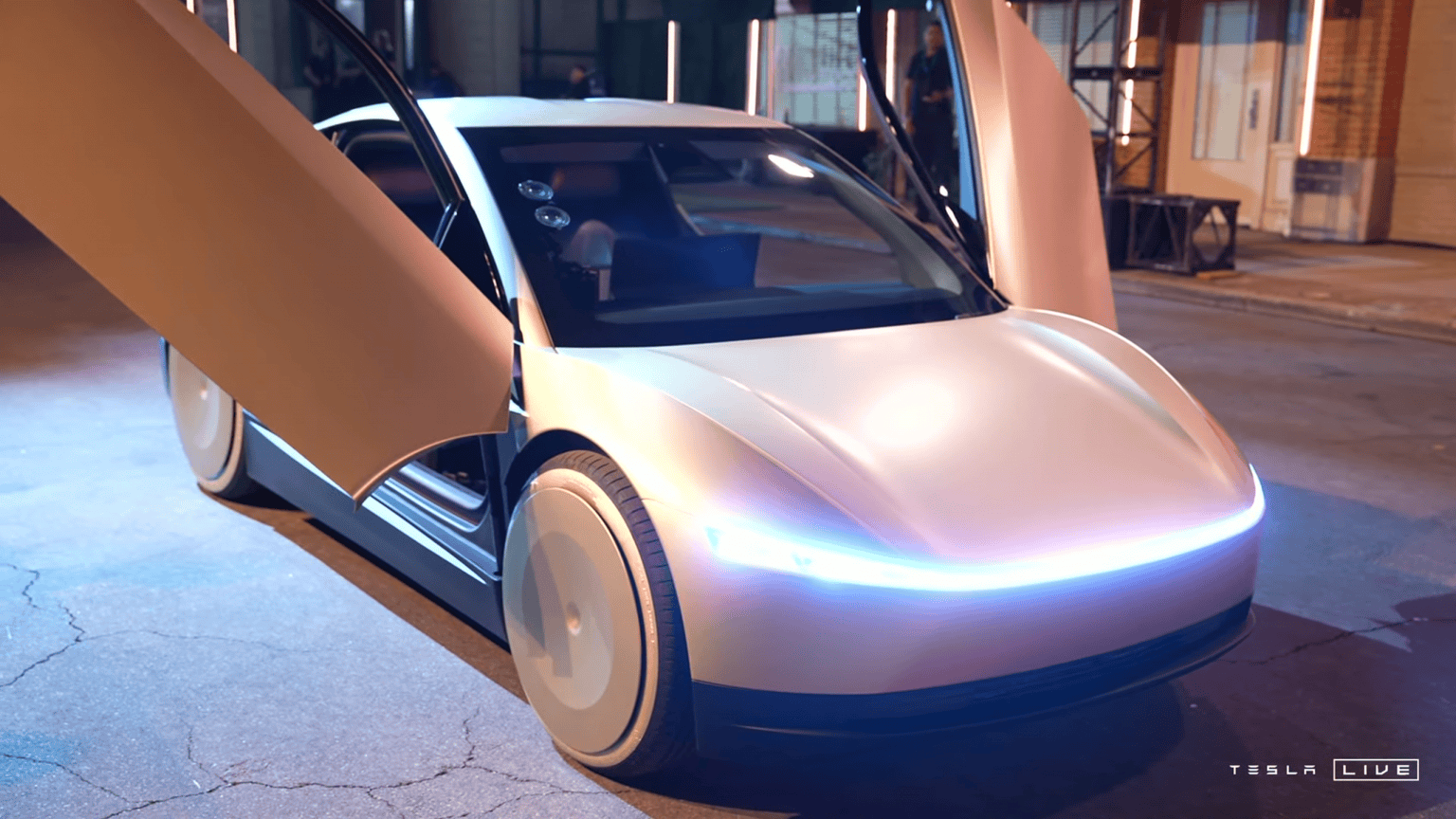 Tesla apresenta o futuro com robô humanoide e veículos autônomos ...